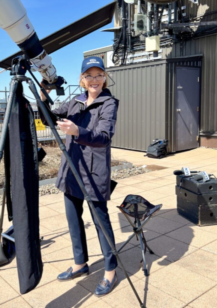 La cheffe d'antenne Sophie Thibault annonce sa retraite - Star Québec