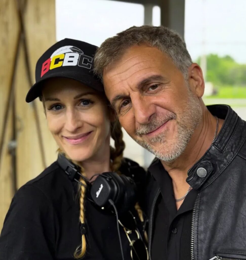 Anik Jean dévoile le nouveau look de Patrick Huard dans une récente photo de couple - Star Québec