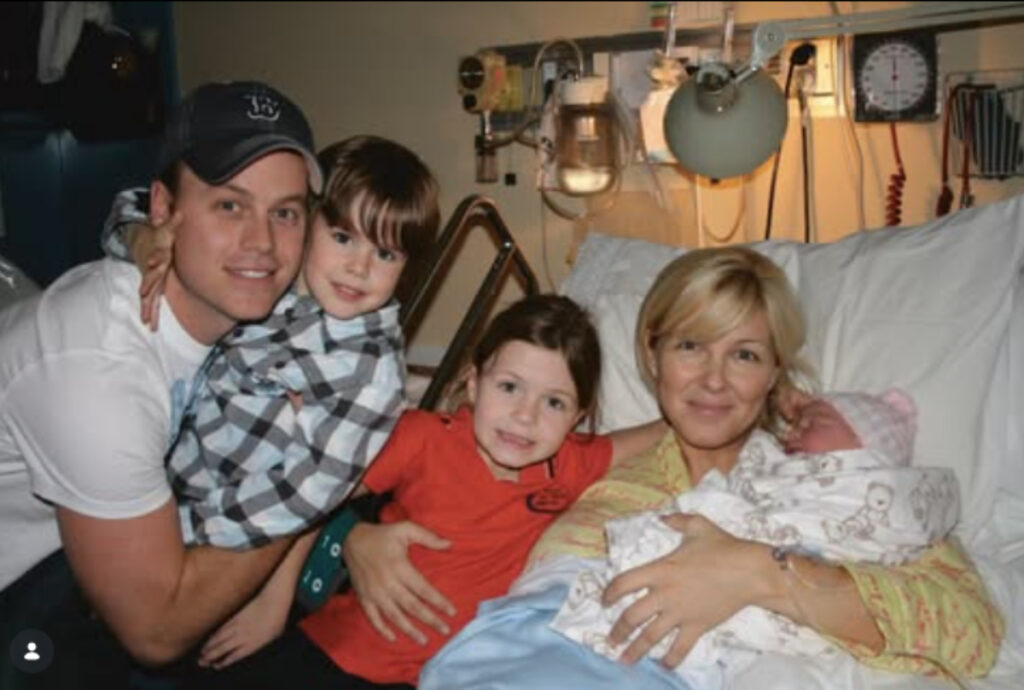 Véronique Cloutier sort et fait une confidence sur sa famille - Star Québec