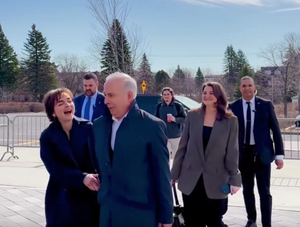 On connait maintenant le chum de la nouvelle première ministre ...