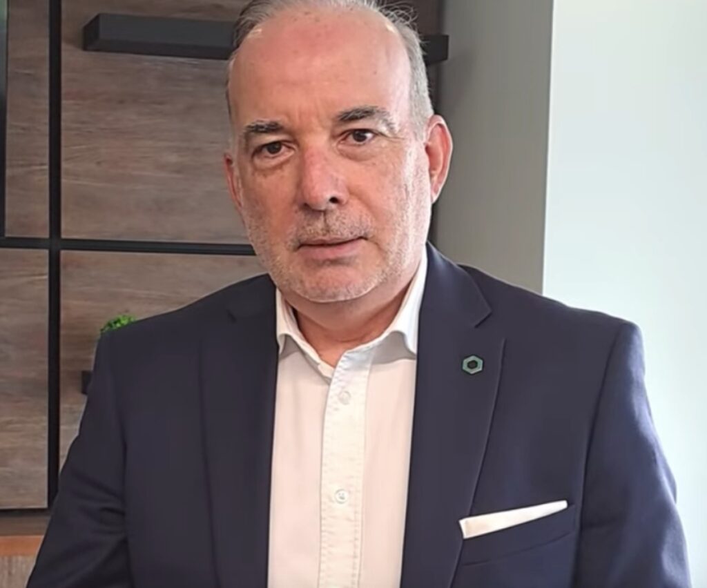 On connait maintenant le chum de la nouvelle première ministre ...