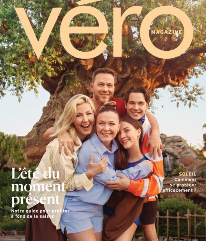 Véronique Cloutier et Louis Morrissette posent avec leurs 3 enfants sur ...